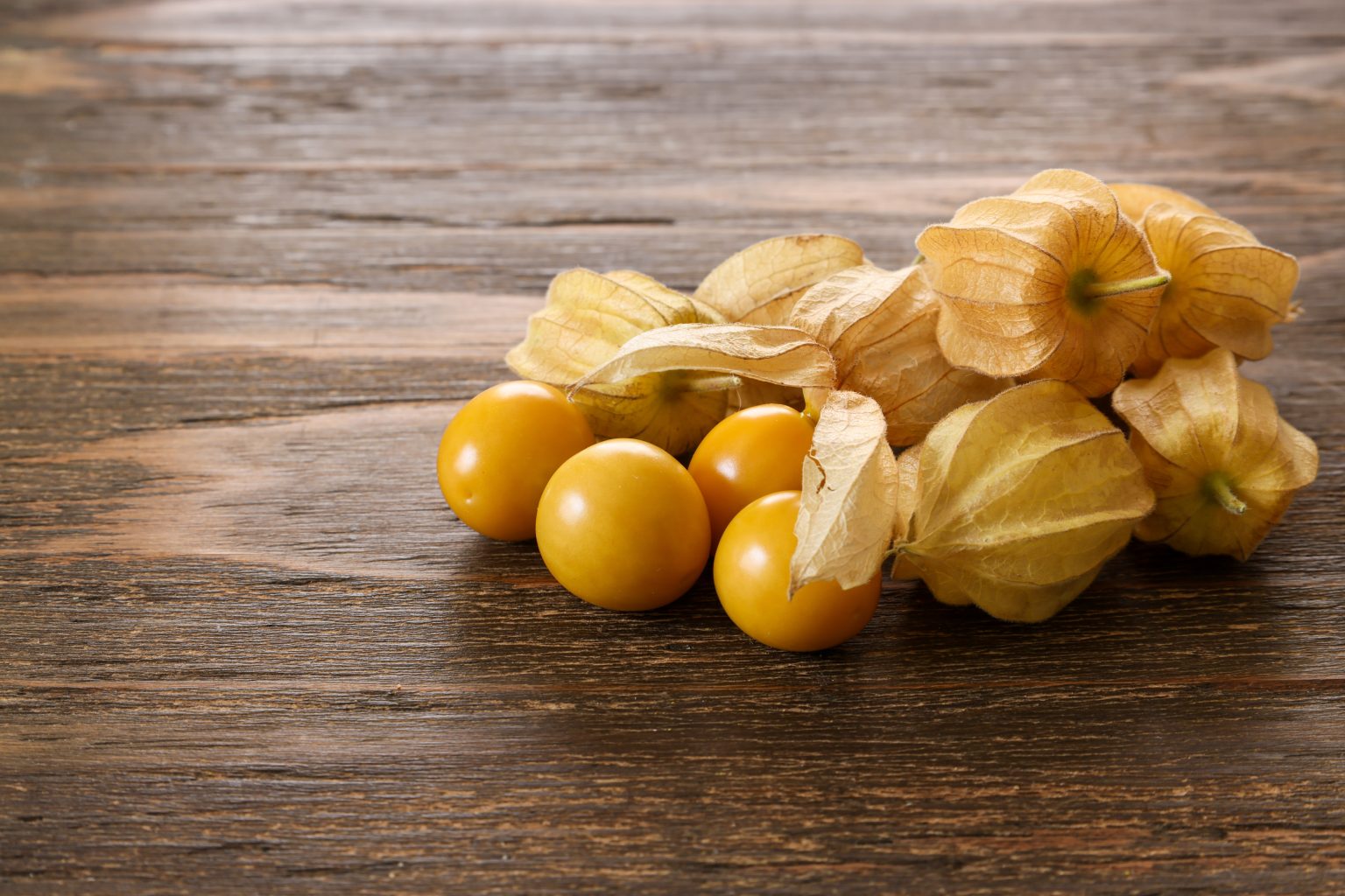 Chinese Lantern Fruit: The Delicate, Lantern-Shaped Fruit