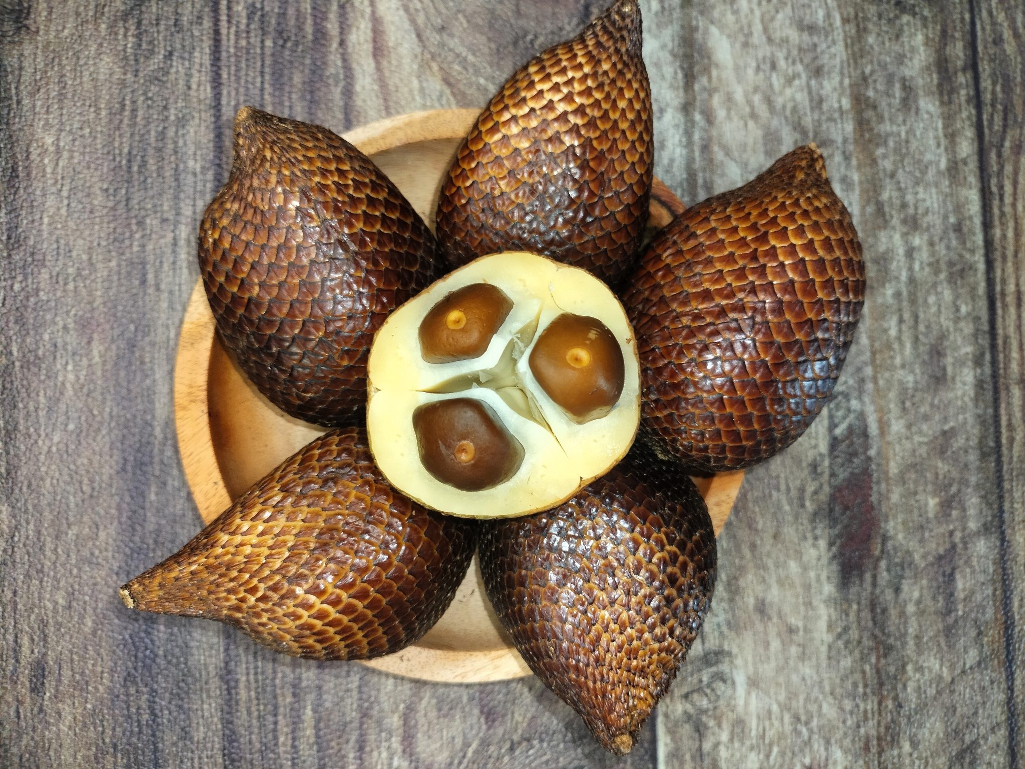 Salak: The Scaly Indonesian Delicacy | Exotic Gourmand