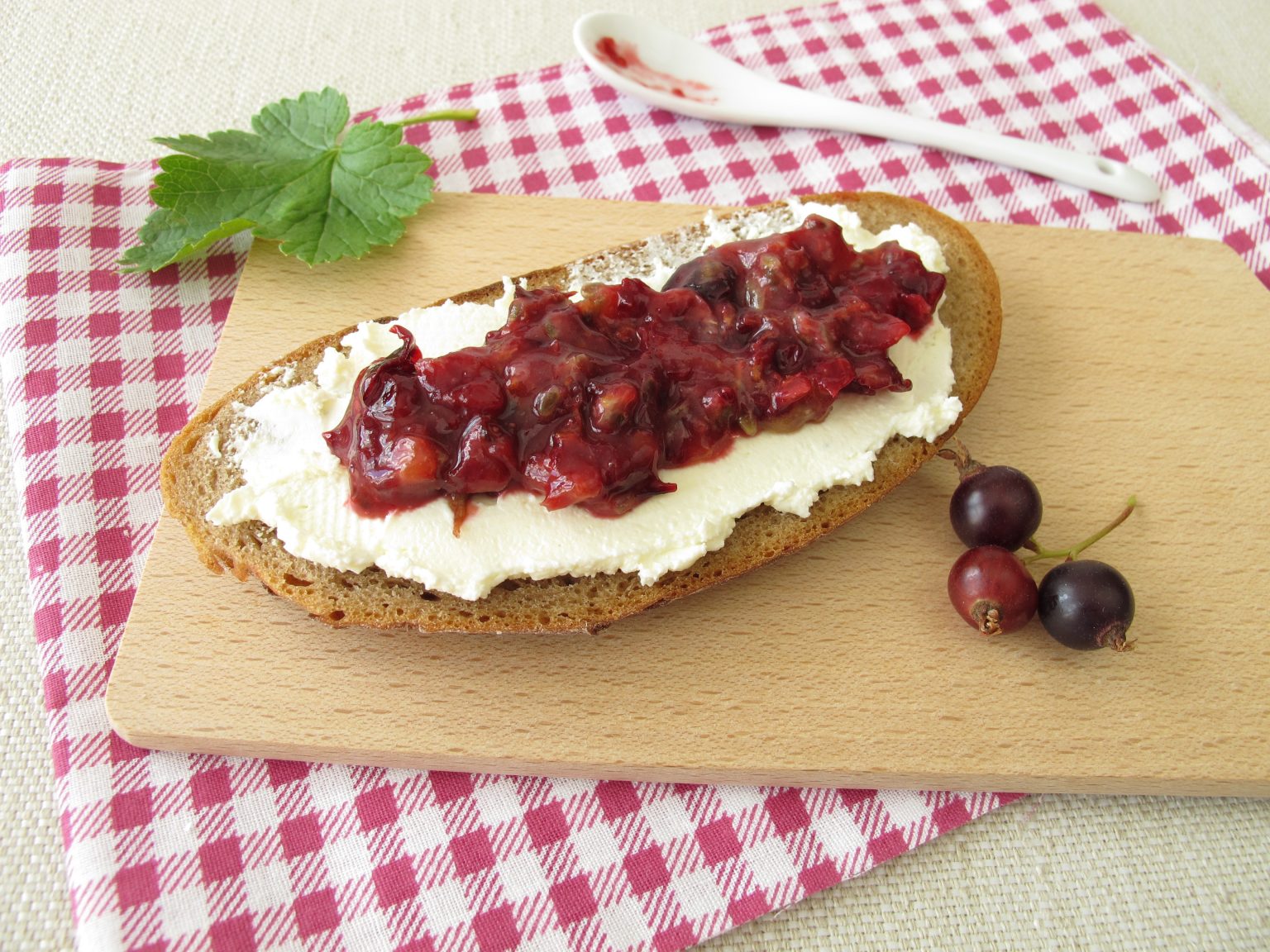 Jostaberries: The Popular German Hybrid Fruit