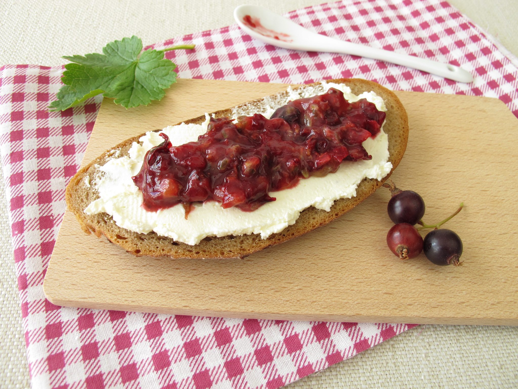 Jostaberries: The Popular German Hybrid Fruit